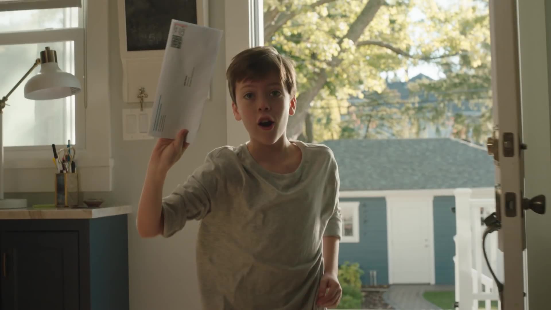 LG V30: VR Video – Jack Davis, The Planetary Protection Officer (Main) - TVCBOOK